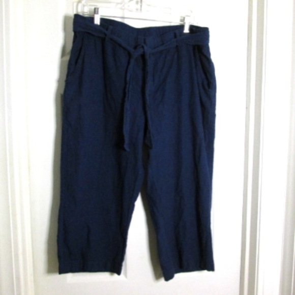Liz Claiborne | Pants & Jumpsuits | Liz Claiborne Linen Blend Capris | Poshmark